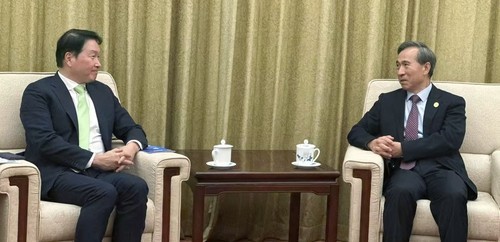 SK Chairman Chey Tae-won Visits China to Rally Support Ahead of APEC ...